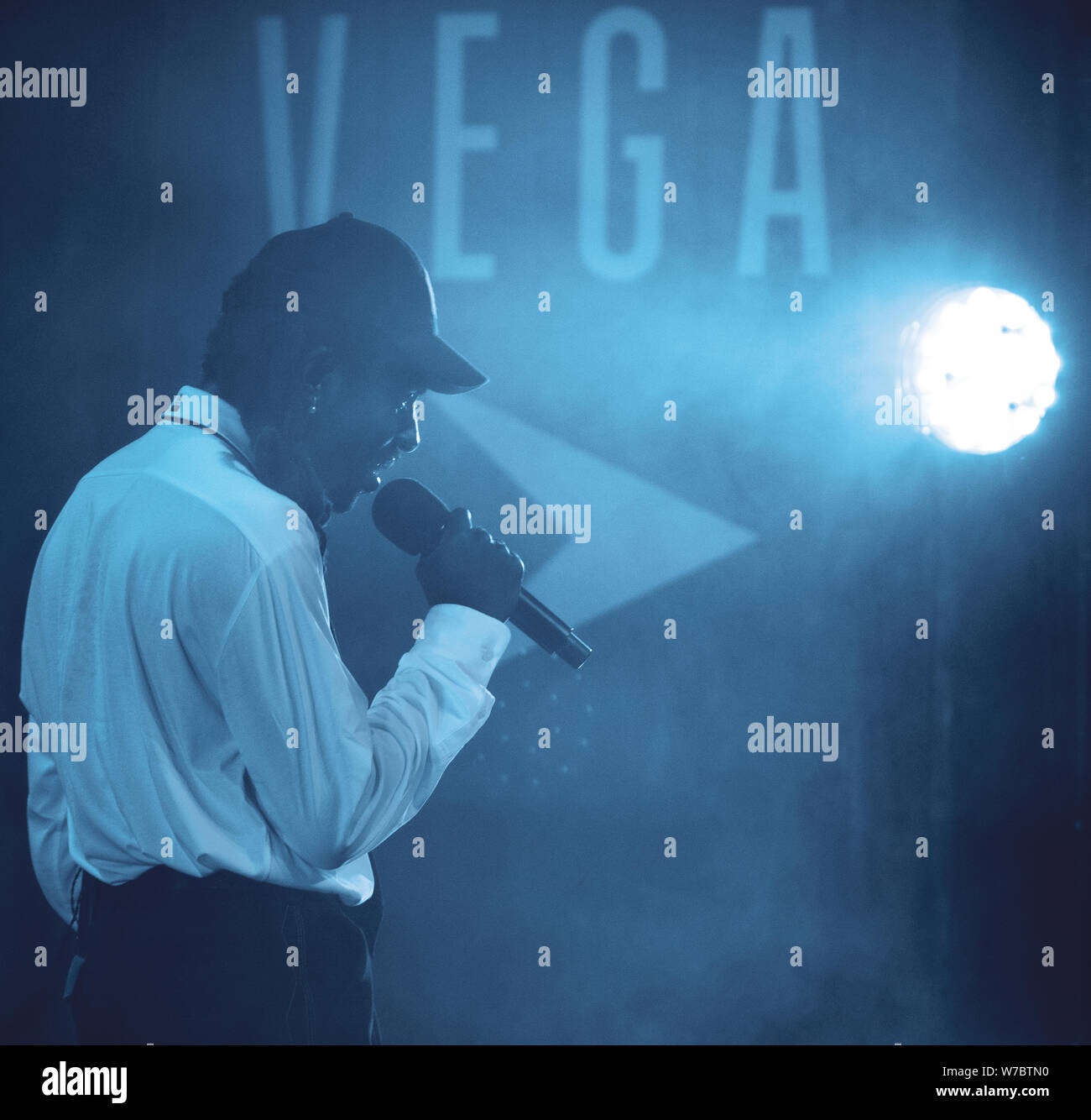 Blood orange singer hi-res stock photography and images - Alamy