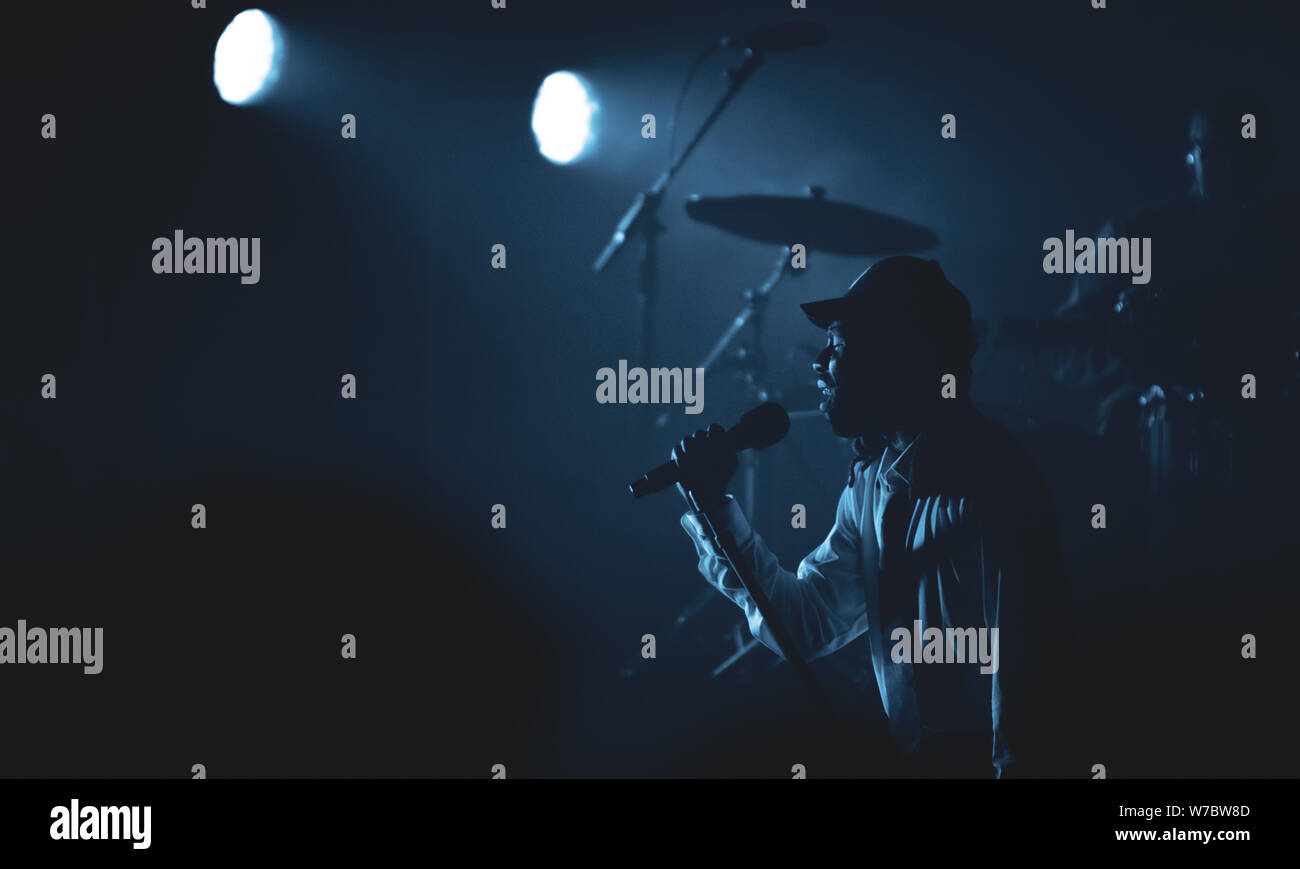 Blood orange singer hi-res stock photography and images - Alamy