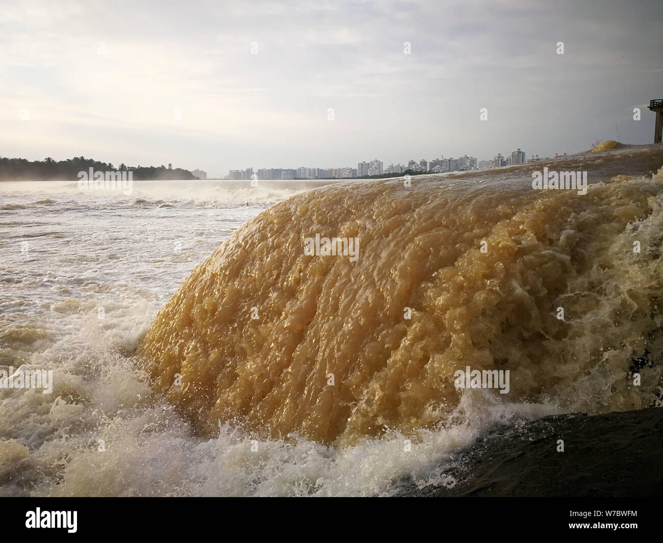Hydropower station hi-res stock photography and images - Alamy