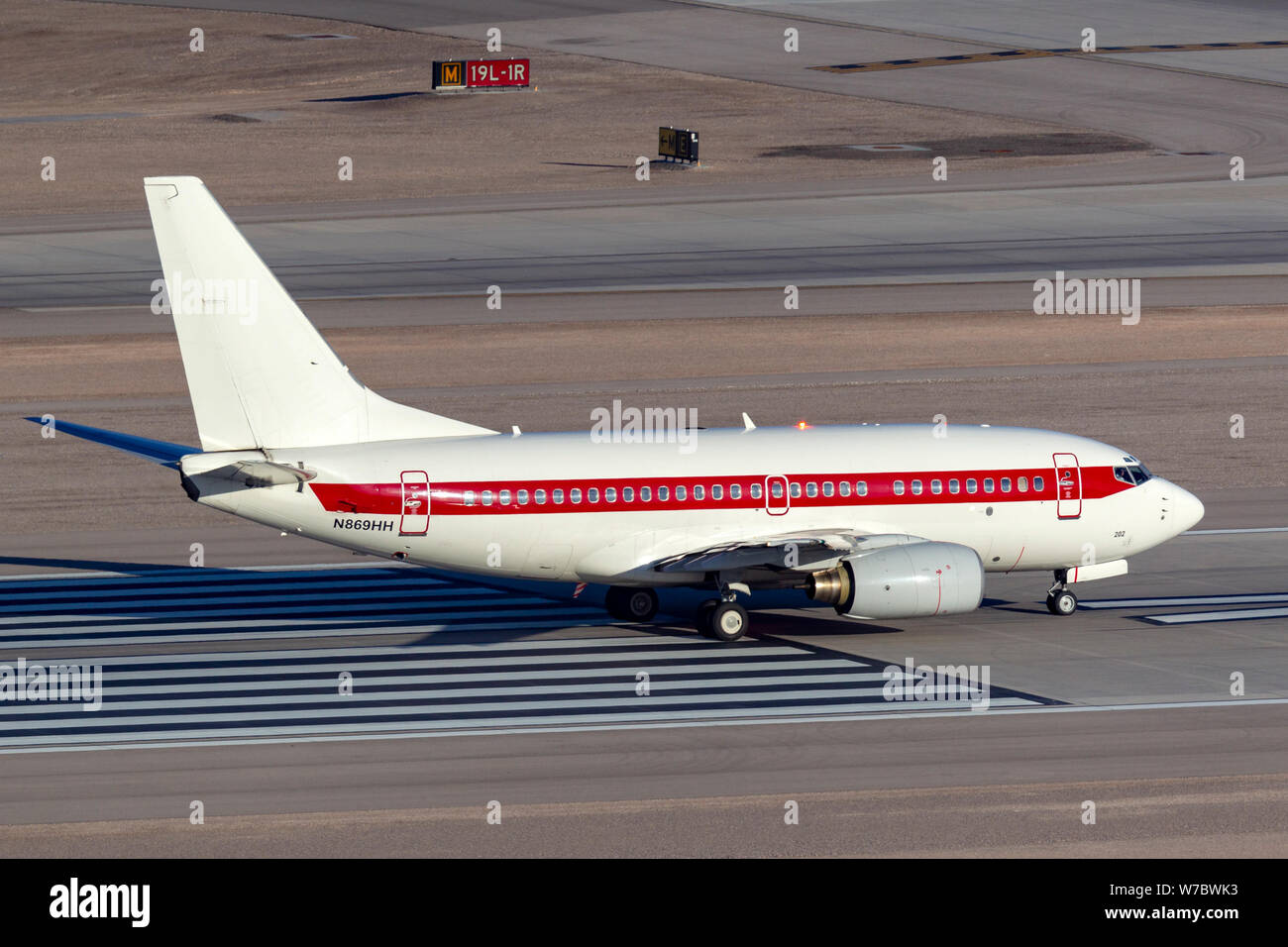 Boeing 737 operated by defense contractor EG&G (Janet Airlines) to ...