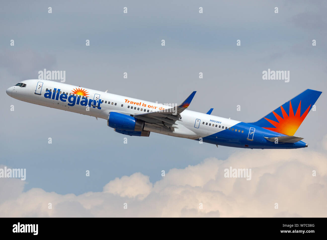 Allegiant Air Boeing 757 airliner taking off from McCarran ...
