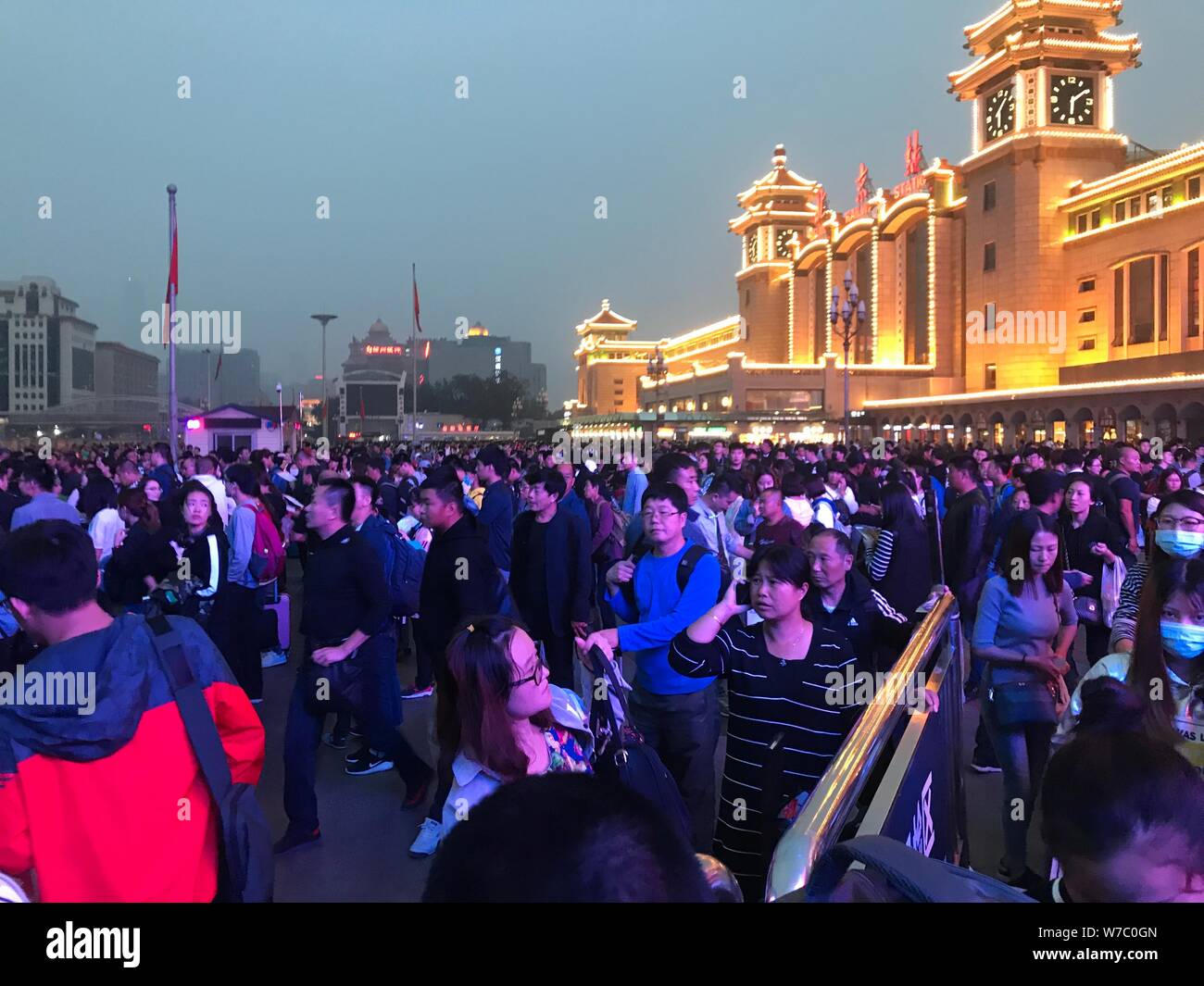 Chinese passengers crowd hi-res stock photography and images - Alamy