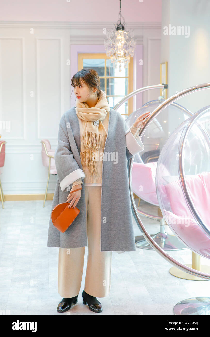 Osaka Street Style, February 2019 Stock Photo - Alamy