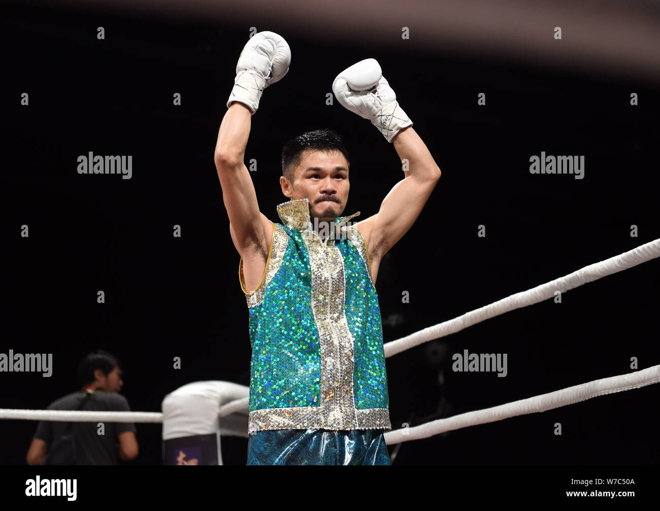 Super flyweight hi-res stock photography and images - Alamy