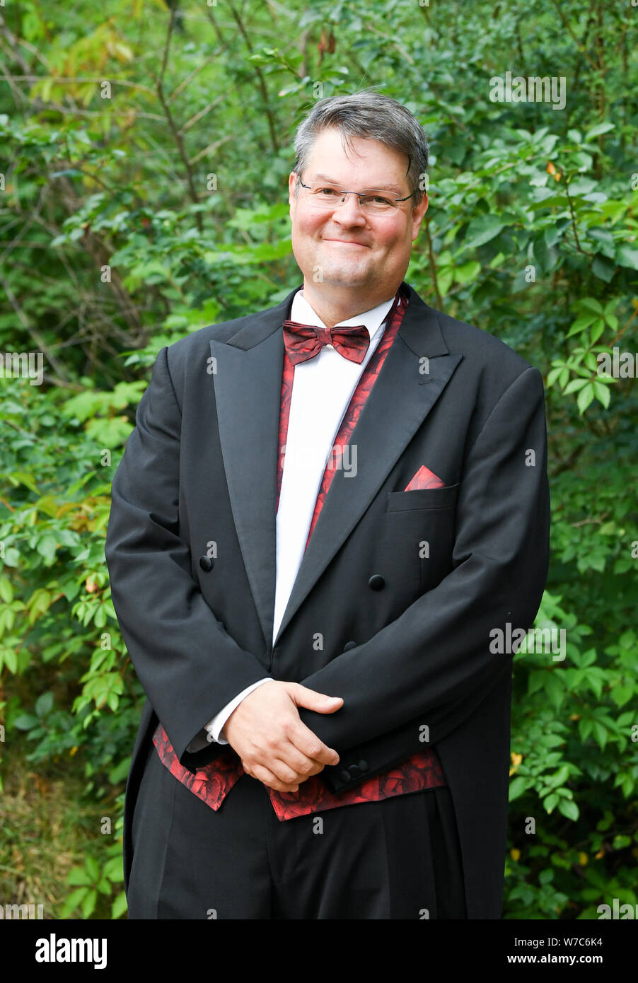 02 August 2019, Brandenburg, Rheinsberg: The conductor Florian Ludwig ...