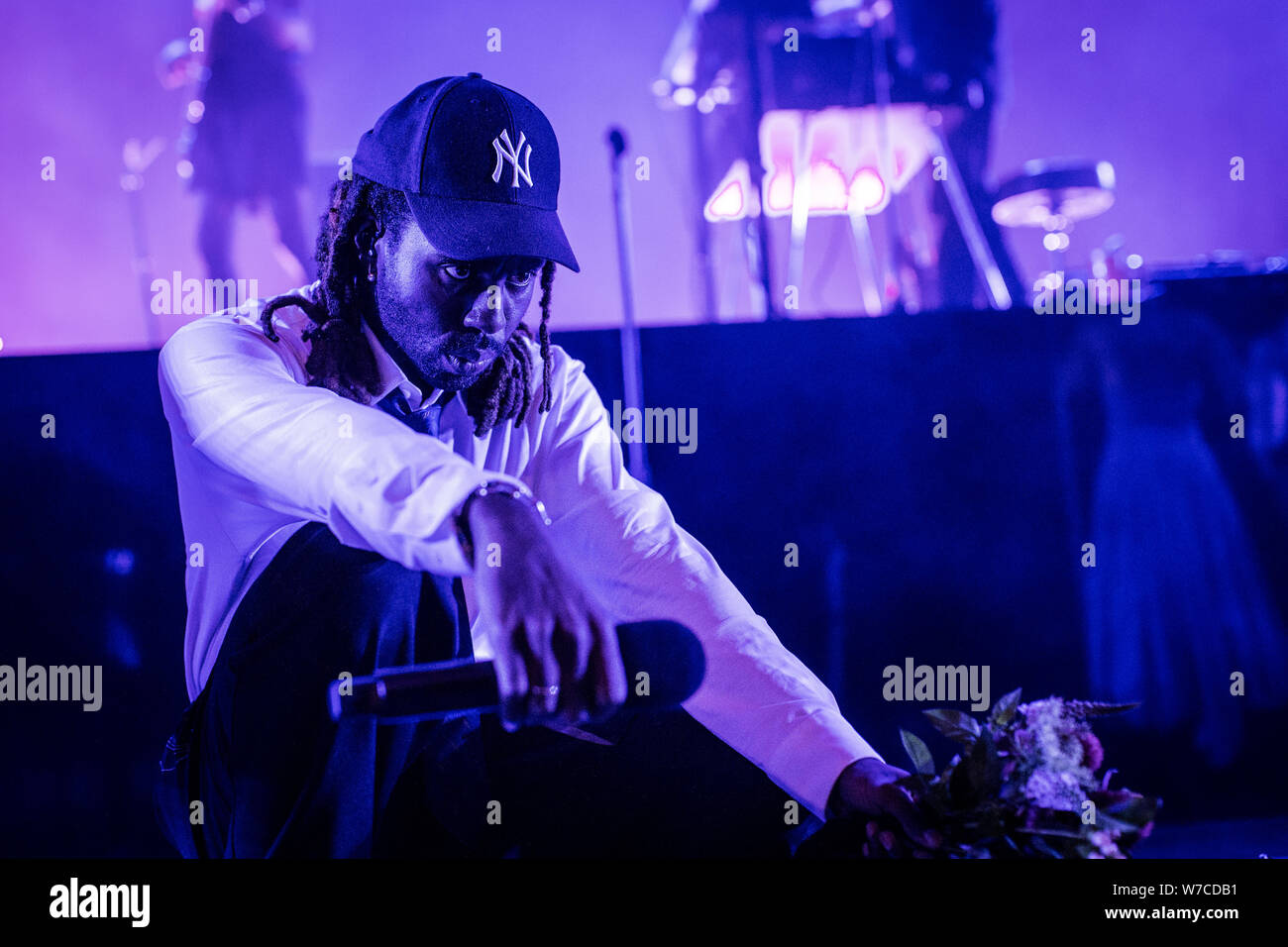 Blood orange singer hi-res stock photography and images - Alamy