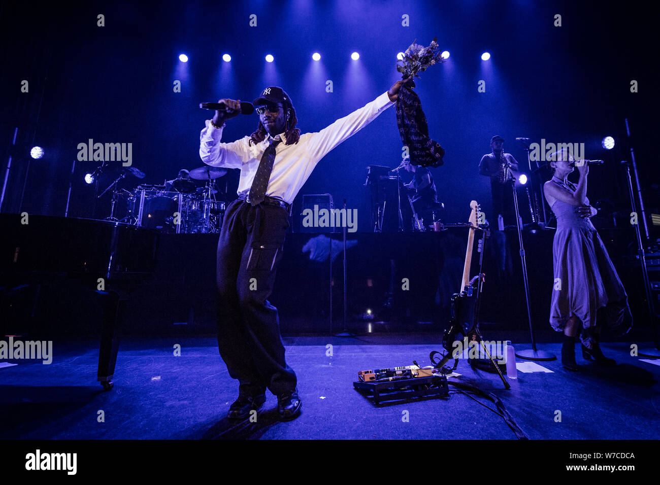 Blood orange singer hi-res stock photography and images - Alamy