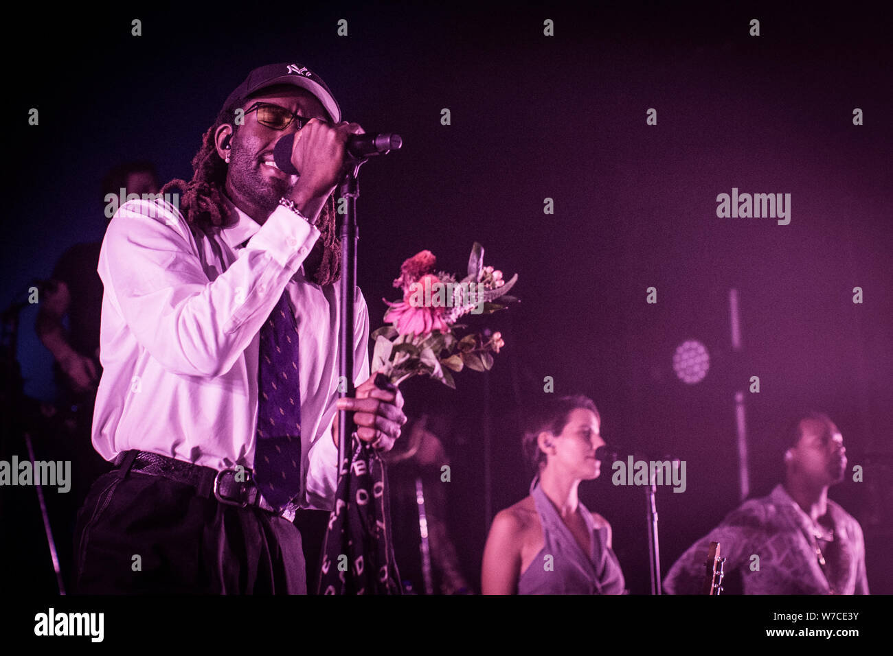 Blood orange singer hi-res stock photography and images - Alamy