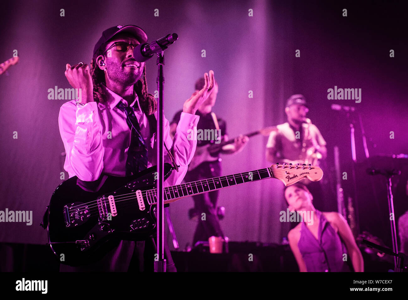 Blood orange singer hi-res stock photography and images - Alamy