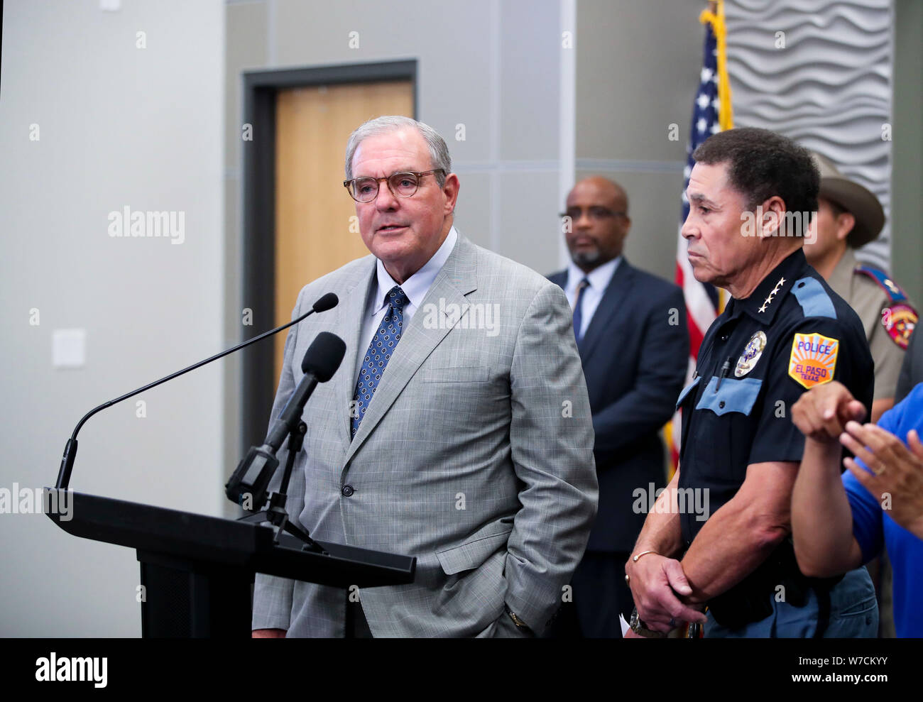 Pasos u hi-res stock photography and images - Alamy