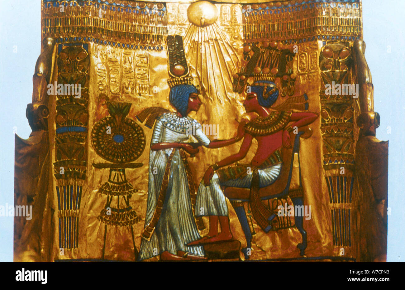 Tutankhamun throne hi-res stock photography and images - Alamy