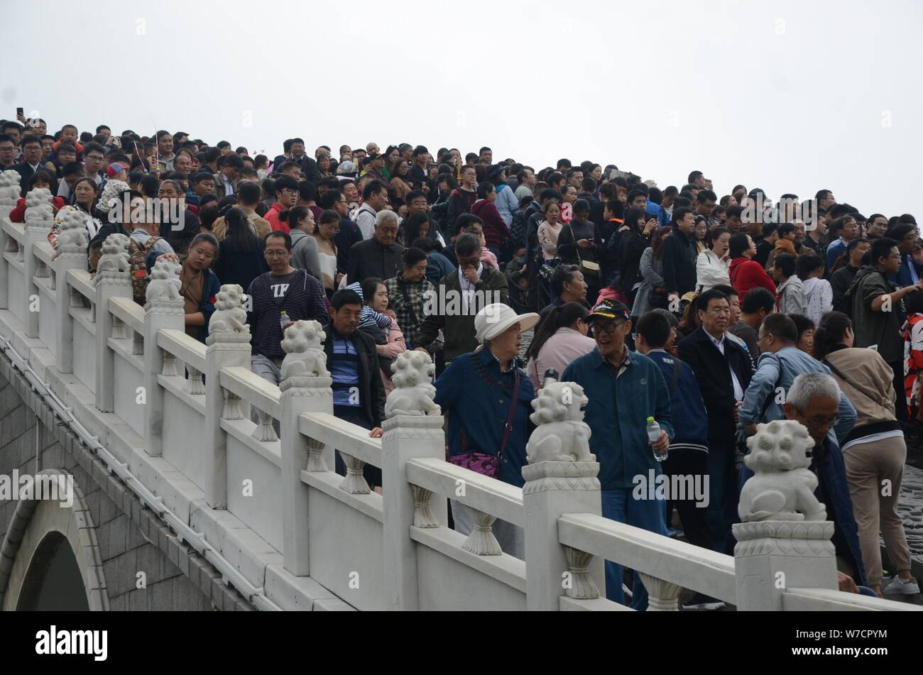 Qingming riverside landscape garden millennium hi-res stock photography ...