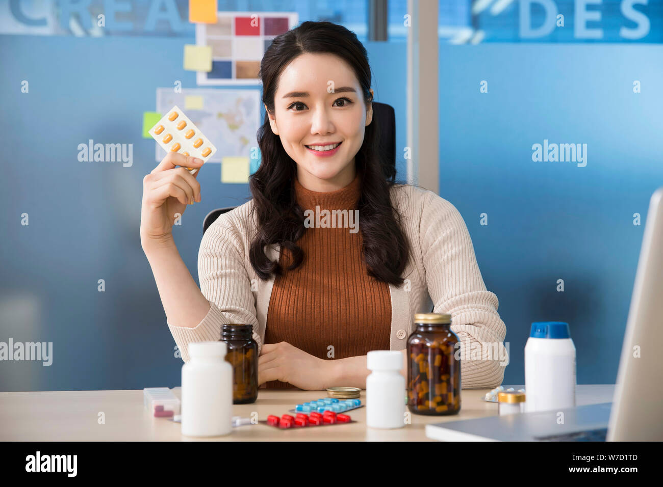 Office life concept, two asian business partners working in office 424 ...