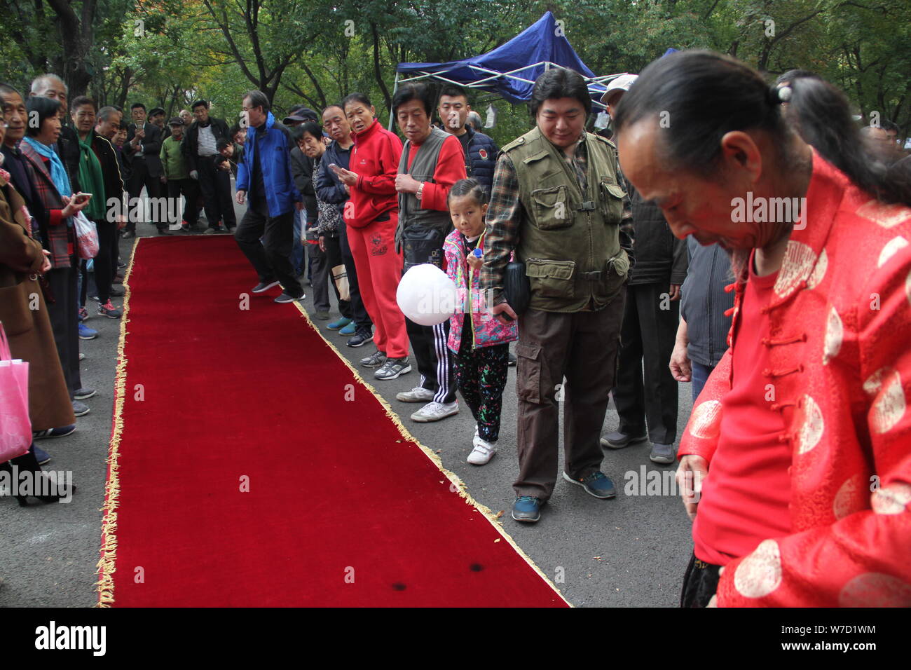 Shou character hi-res stock photography and images - Alamy