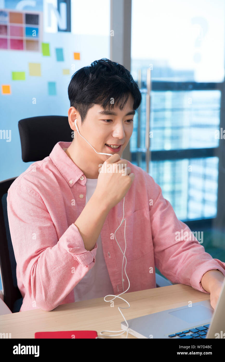 Office life concept, two asian business partners working in office 330 ...