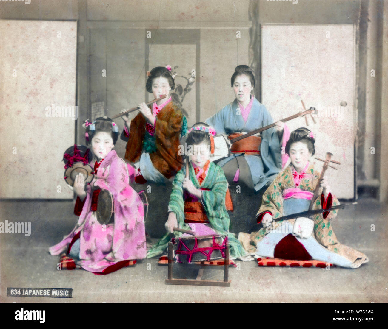 Woman playing samisen hi-res stock photography and images - Alamy