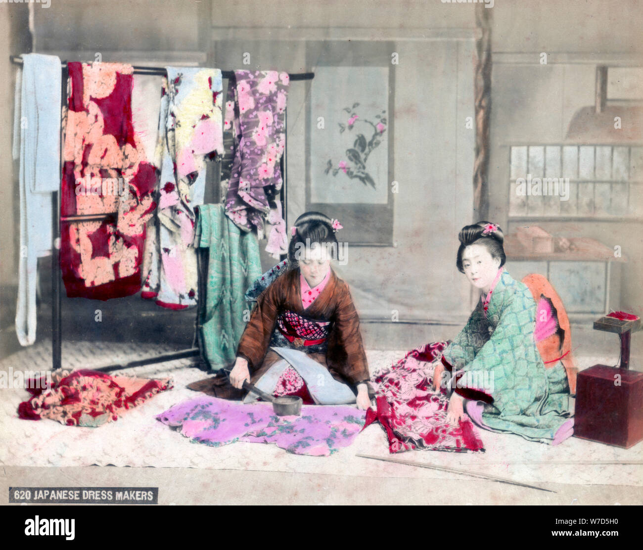 Unknown japanese woman sitting hi-res stock photography and images - Alamy