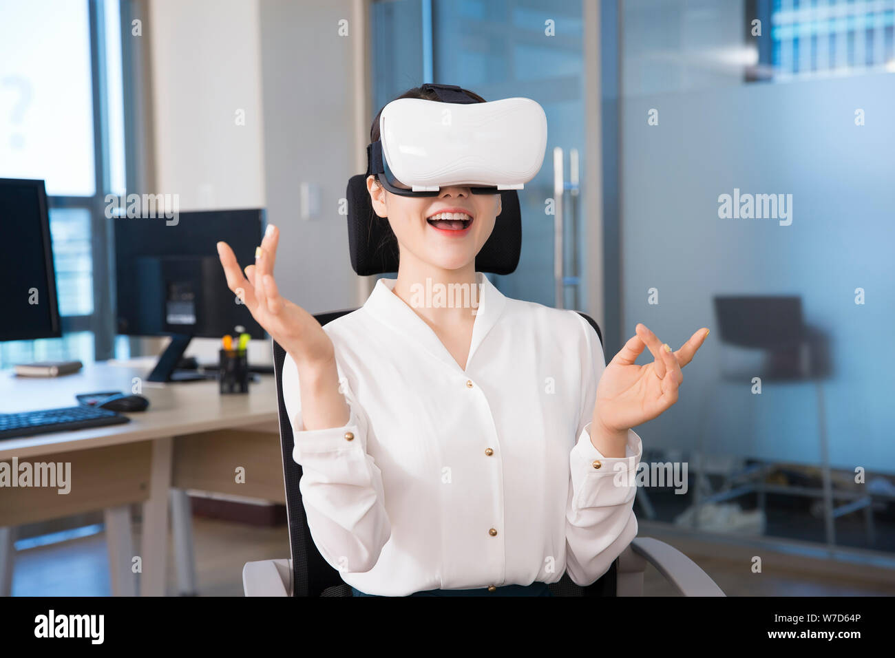 Office life concept, two asian business partners working in office 250 ...