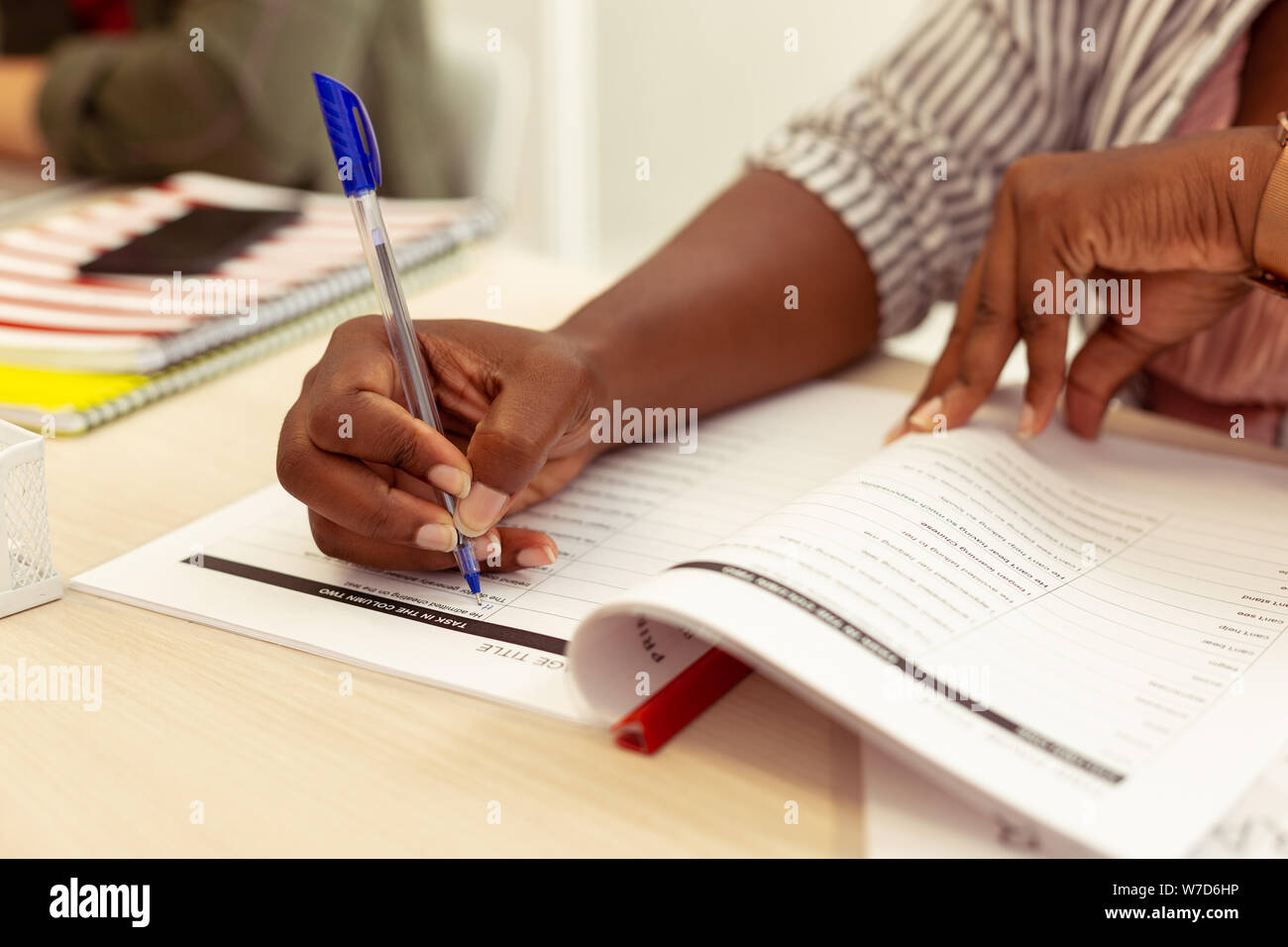 Female hand writing hi-res stock photography and images - Alamy
