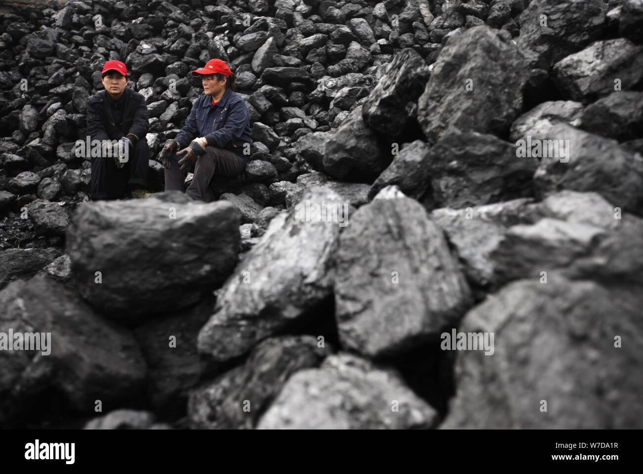 Coal storage china hi-res stock photography and images - Alamy