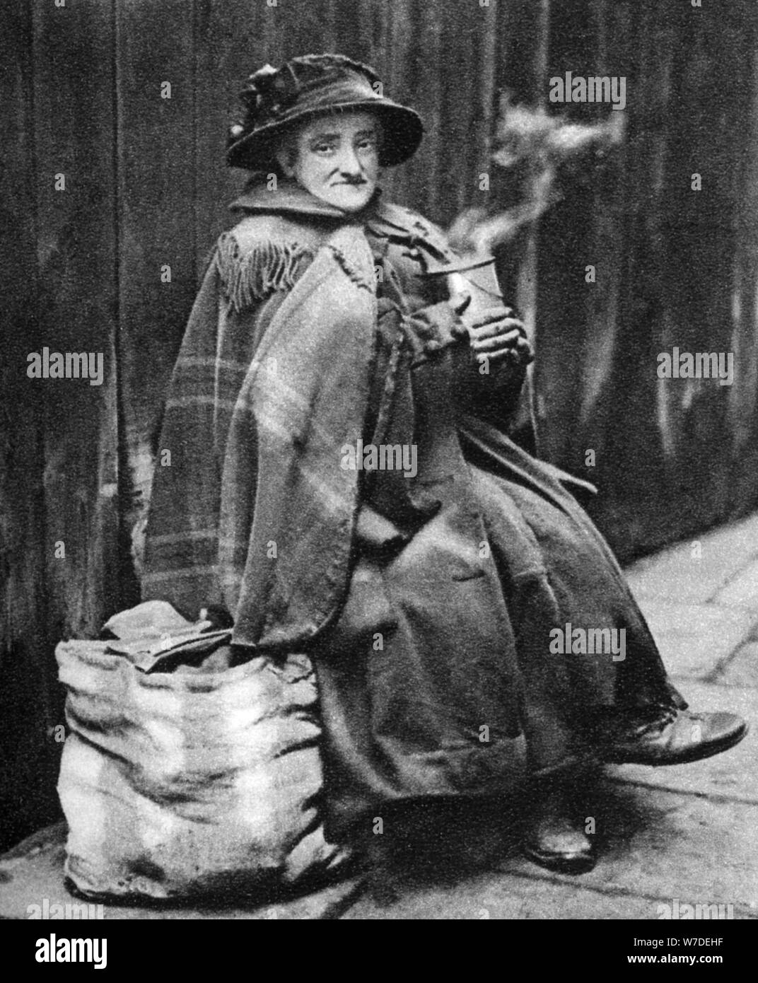 Tramp old lady homeless london hi-res stock photography and images - Alamy