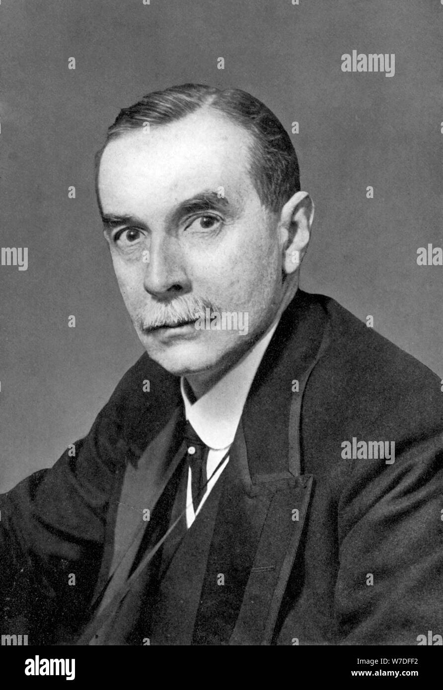 John Strachey (1860-1927), British journalist and newspaper proprietor ...