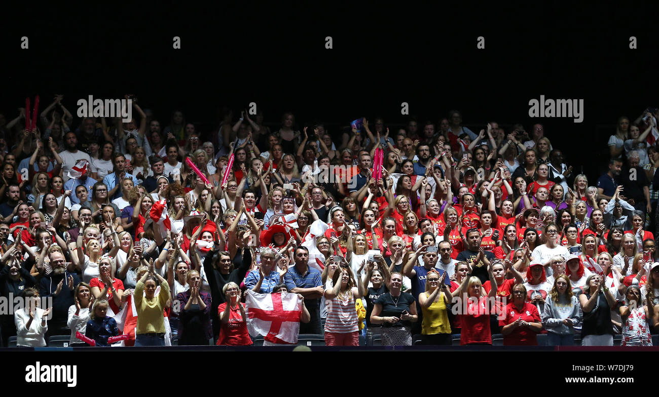 Netball fans in the stands hi-res stock photography and images - Alamy
