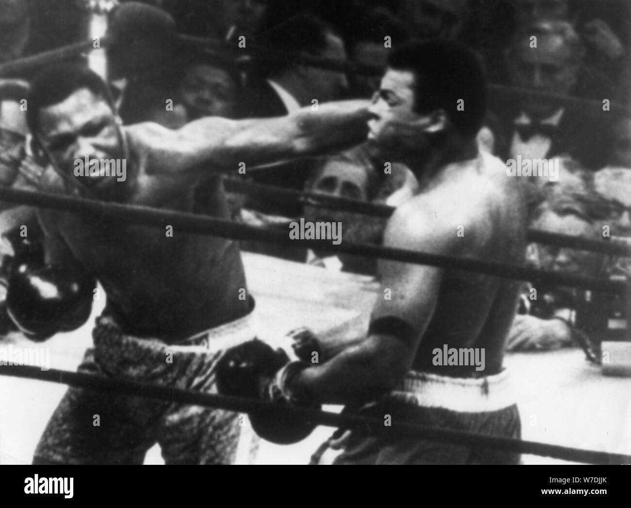 Joe frazier hi-res stock photography and images - Alamy