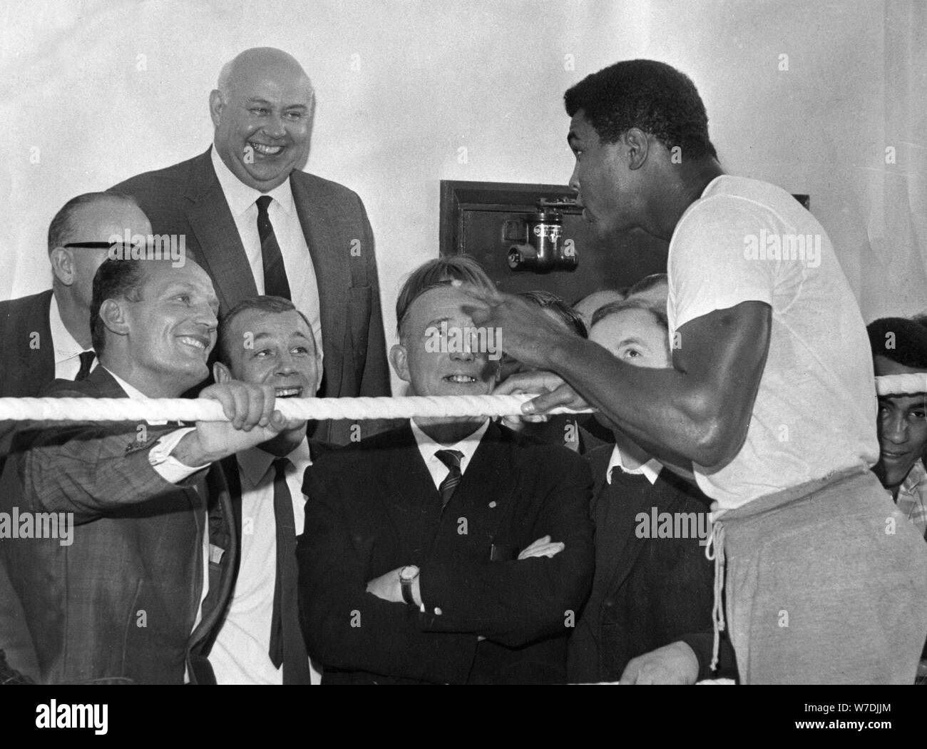 English boxing champion hi-res stock photography and images - Alamy