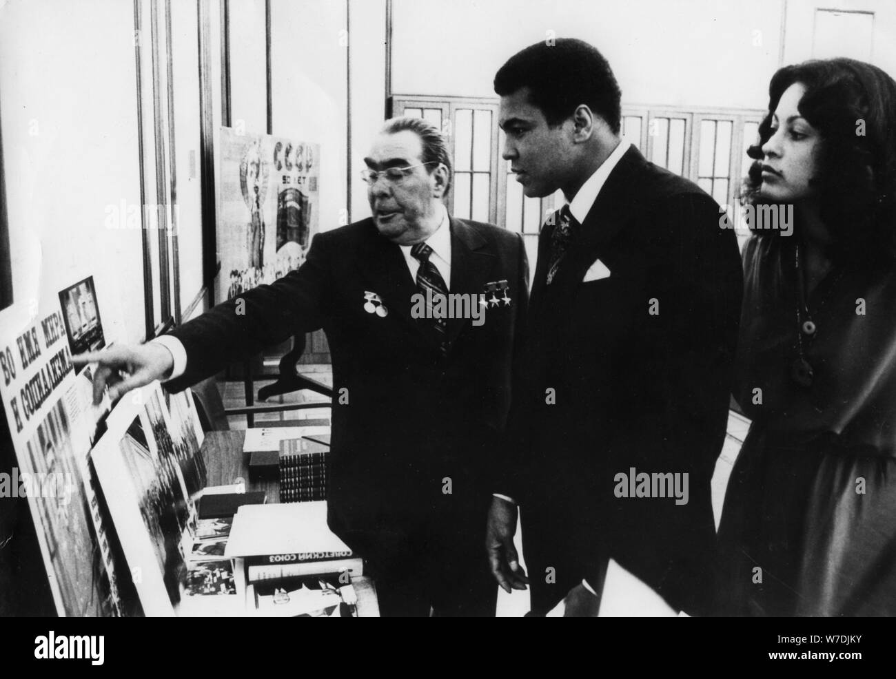 Female world boxing champion Black and White Stock Photos & Images - Alamy
