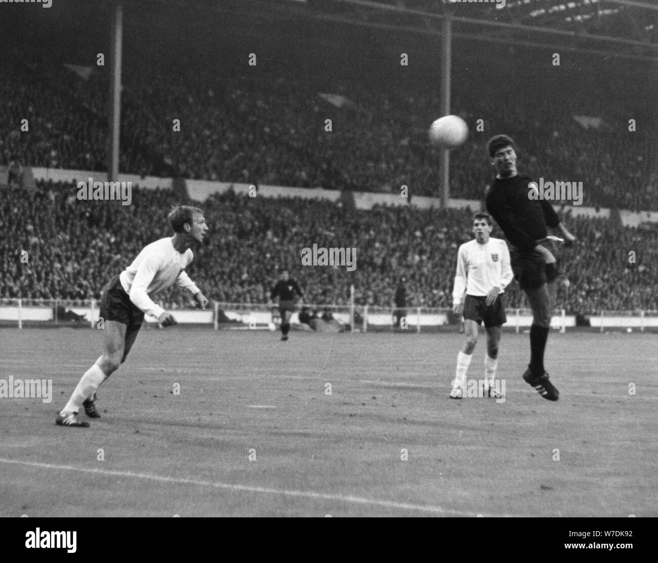 1966 world cup england spectators hi-res stock photography and images ...