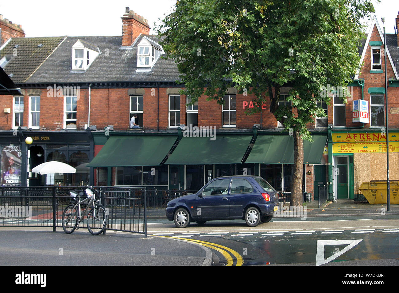 Hull shops hi-res stock photography and images - Alamy