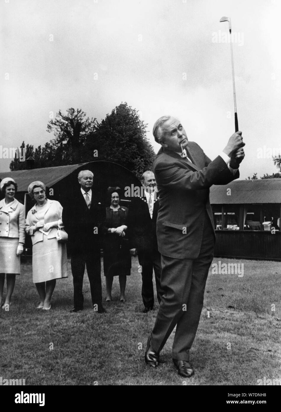 Country club golf 1960s hi-res stock photography and images - Alamy