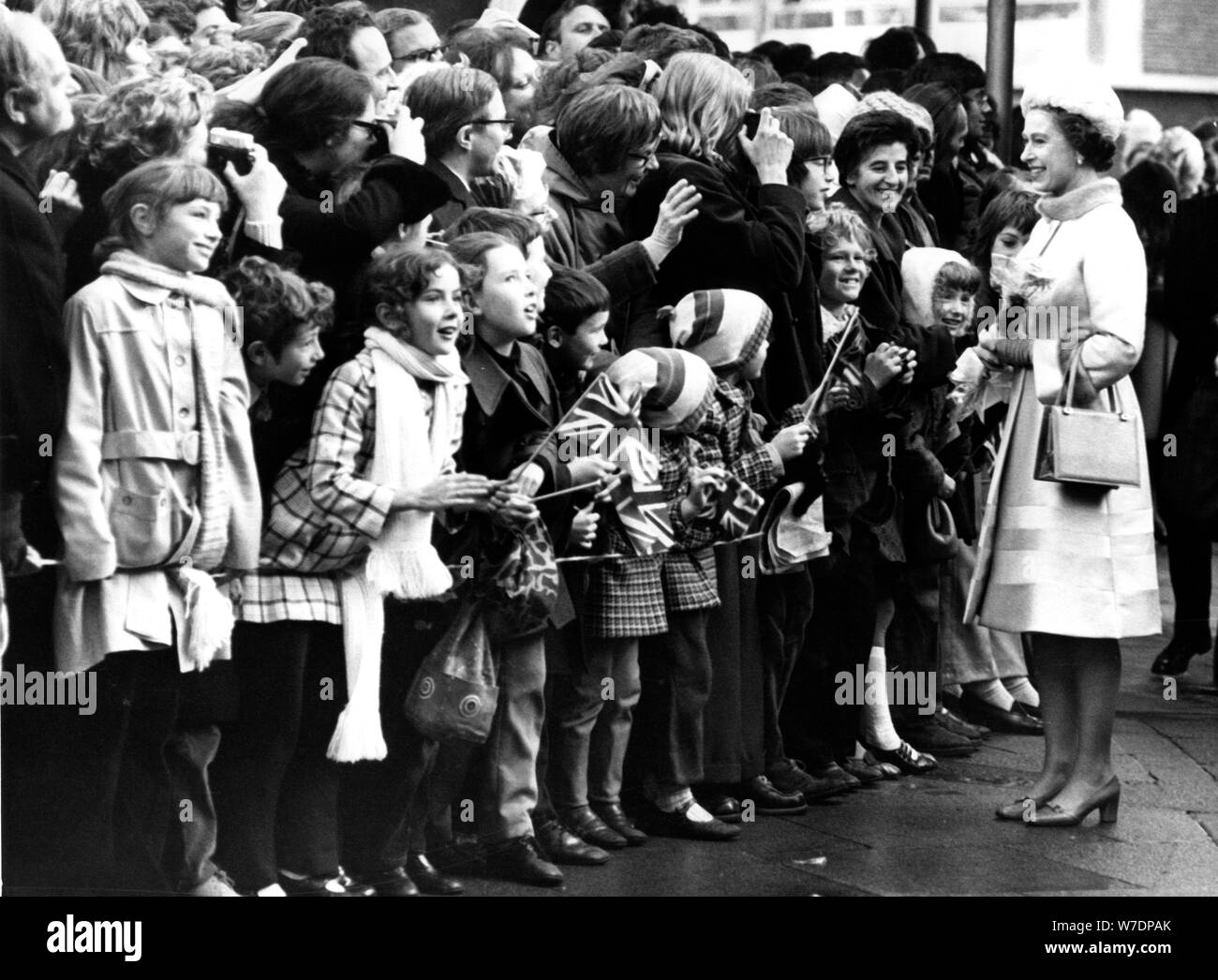 Royal standard flag queen elizabeth hi-res stock photography and images ...