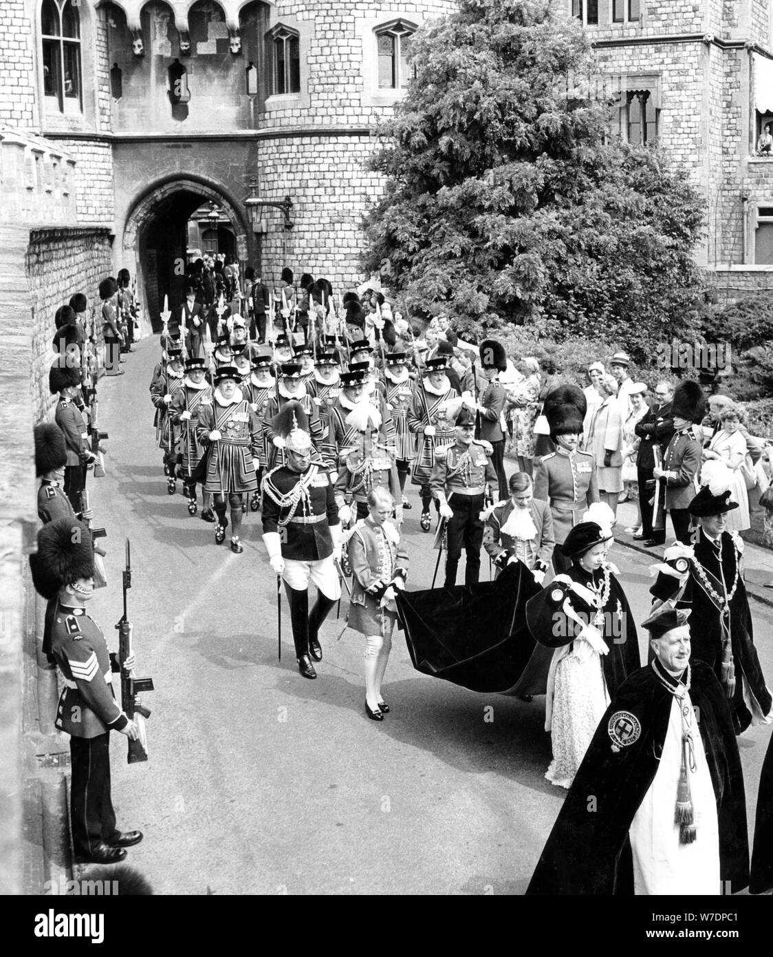 Queen elizabeth 1963 Black and White Stock Photos & Images - Alamy