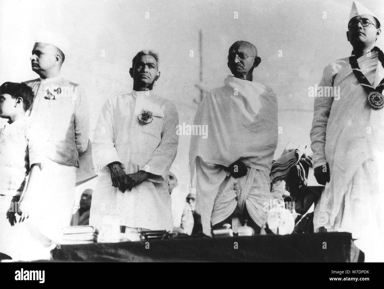 Mahatma gandhi members national congress Black and White Stock Photos ...