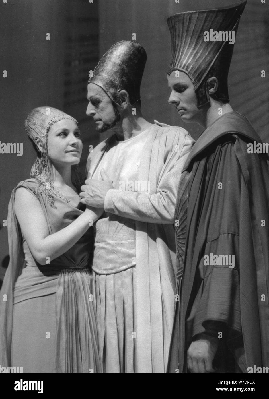 Egypt festival dress hi-res stock photography and images - Alamy