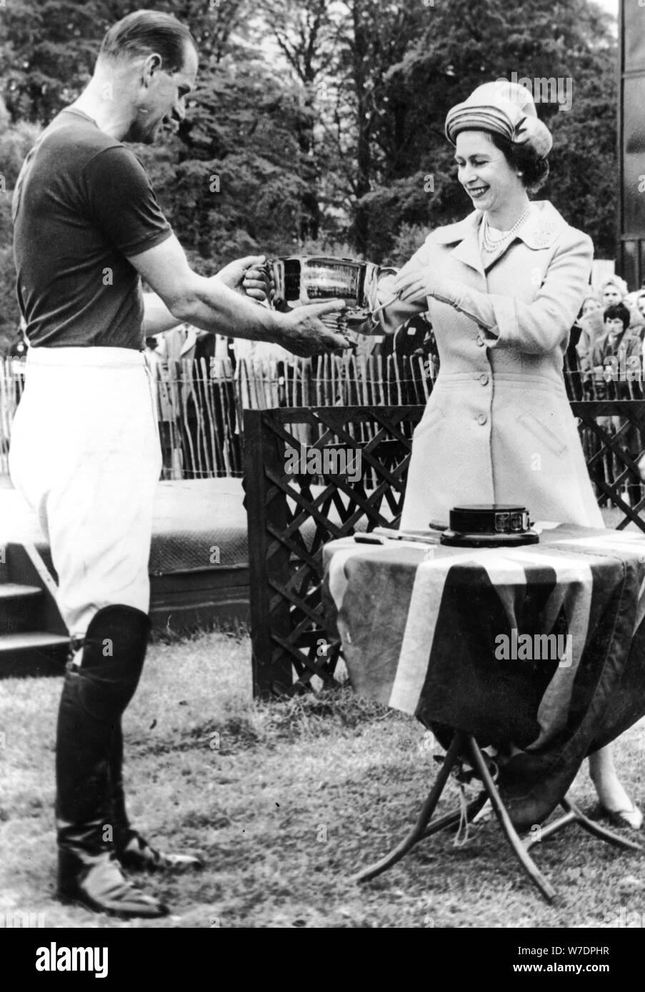Queen elizabeth 1963 Black and White Stock Photos & Images - Alamy