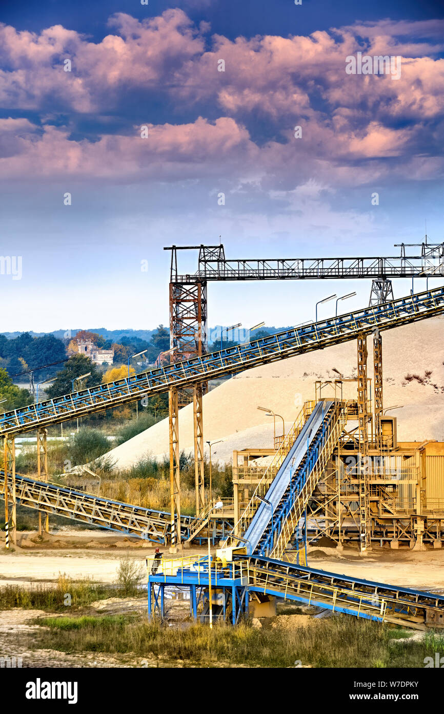 Aggregates processing plant hi-res stock photography and images - Alamy