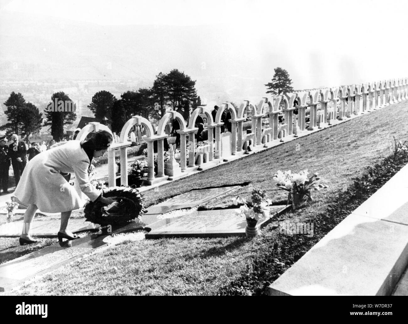 Aberfan queen hi-res stock photography and images - Alamy