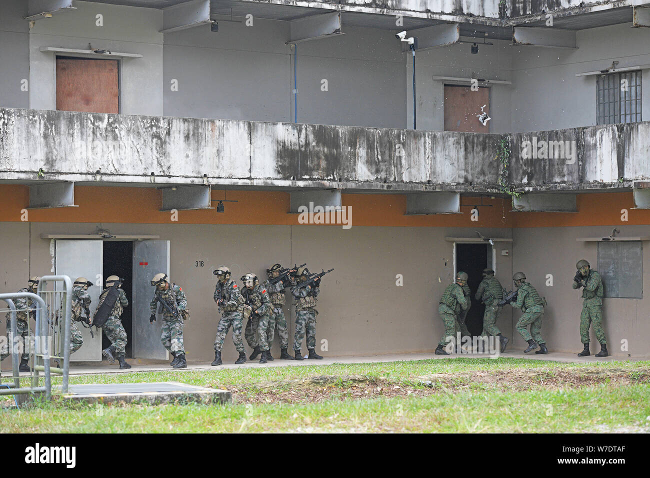 Singapore. 5th Aug, 2019. Soldiers of the Chinese People's Liberation ...