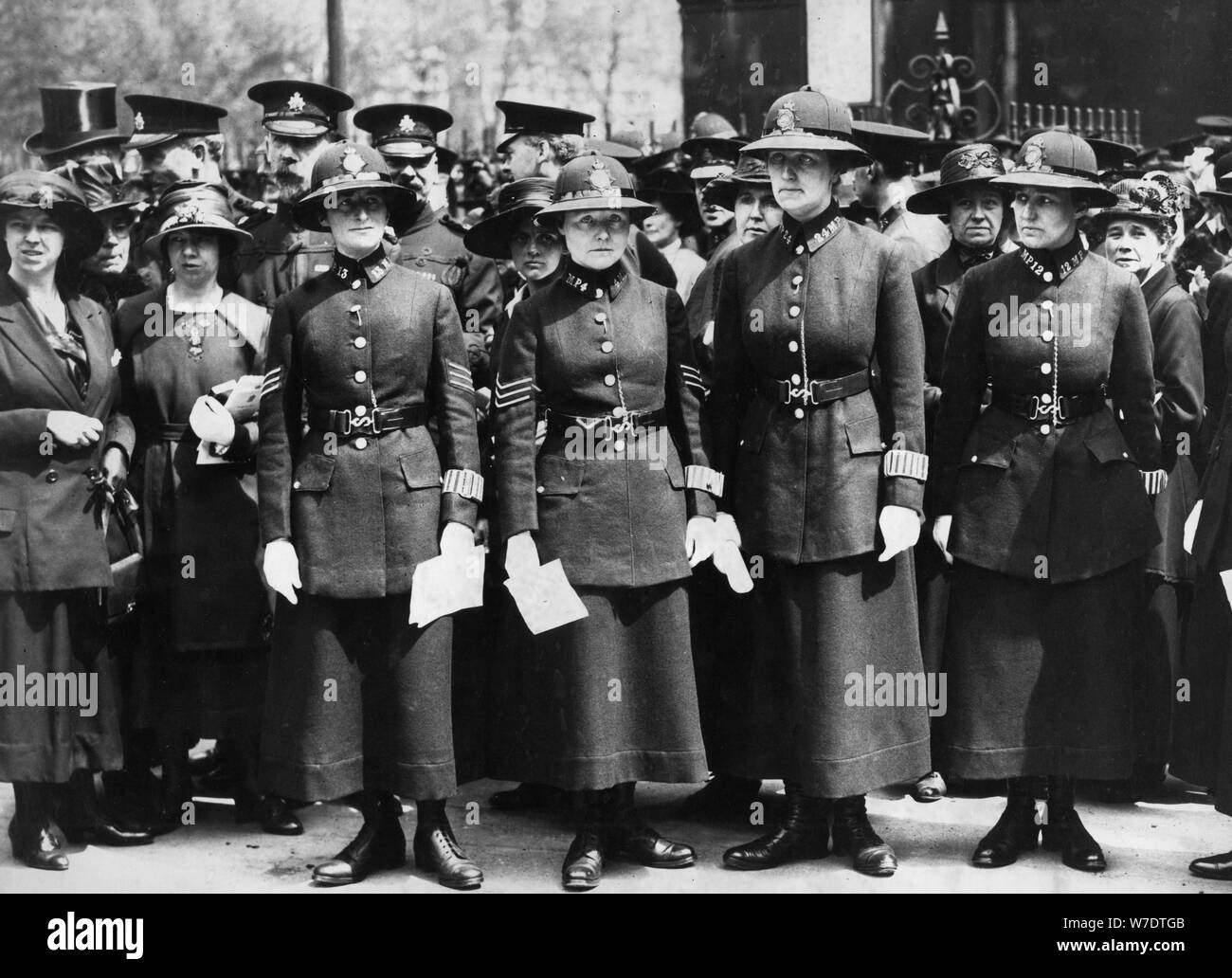 Police women 1910s hi-res stock photography and images - Alamy
