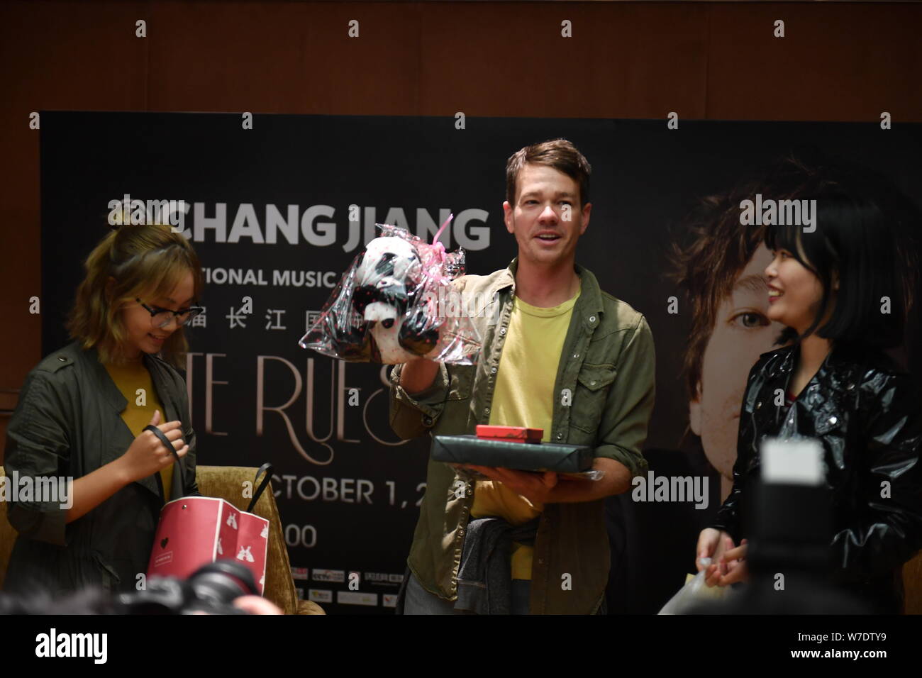 Nate Ruess Fun High Resolution Stock Photography and Images - Alamy