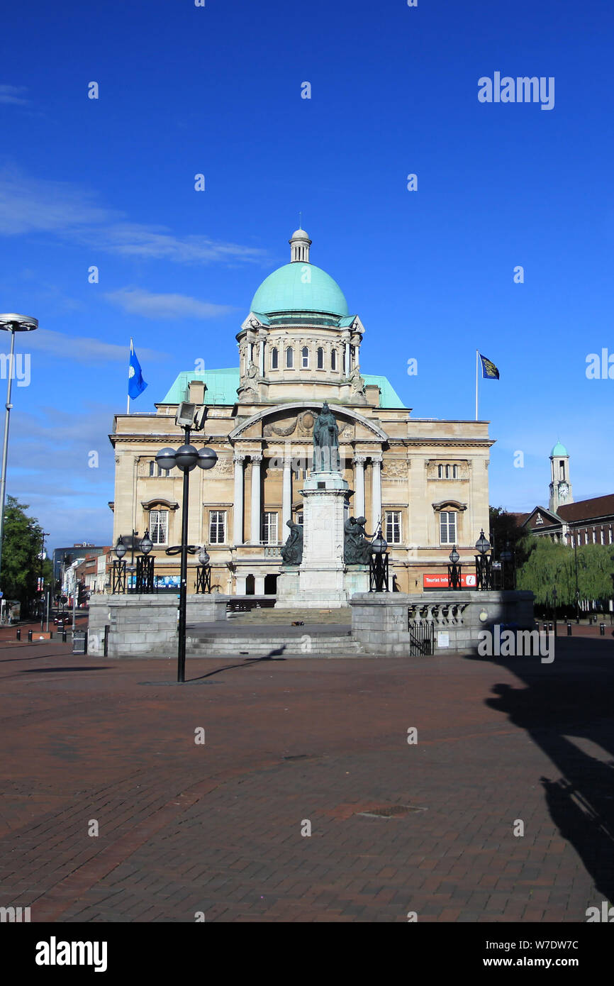 Queen Victoria Statue Hull City Centre High Resolution Stock ...