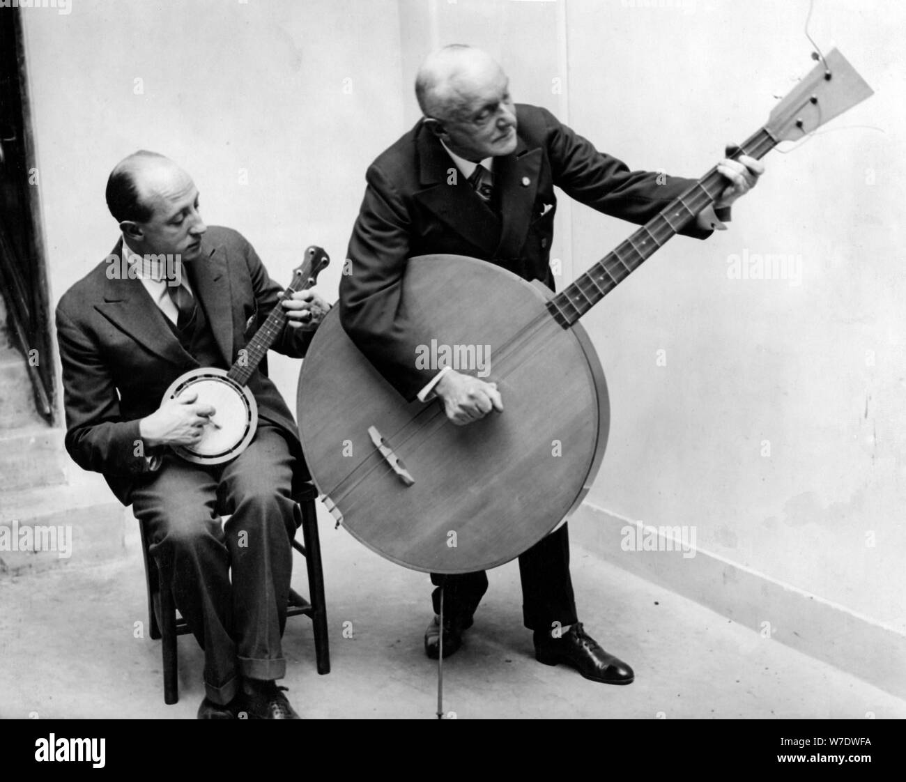 B sizes hi-res stock photography and images - Alamy