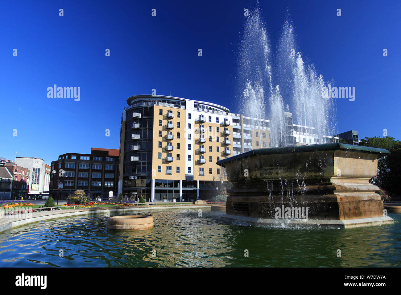 Queens Court Building High Resolution Stock Photography and Images - Alamy