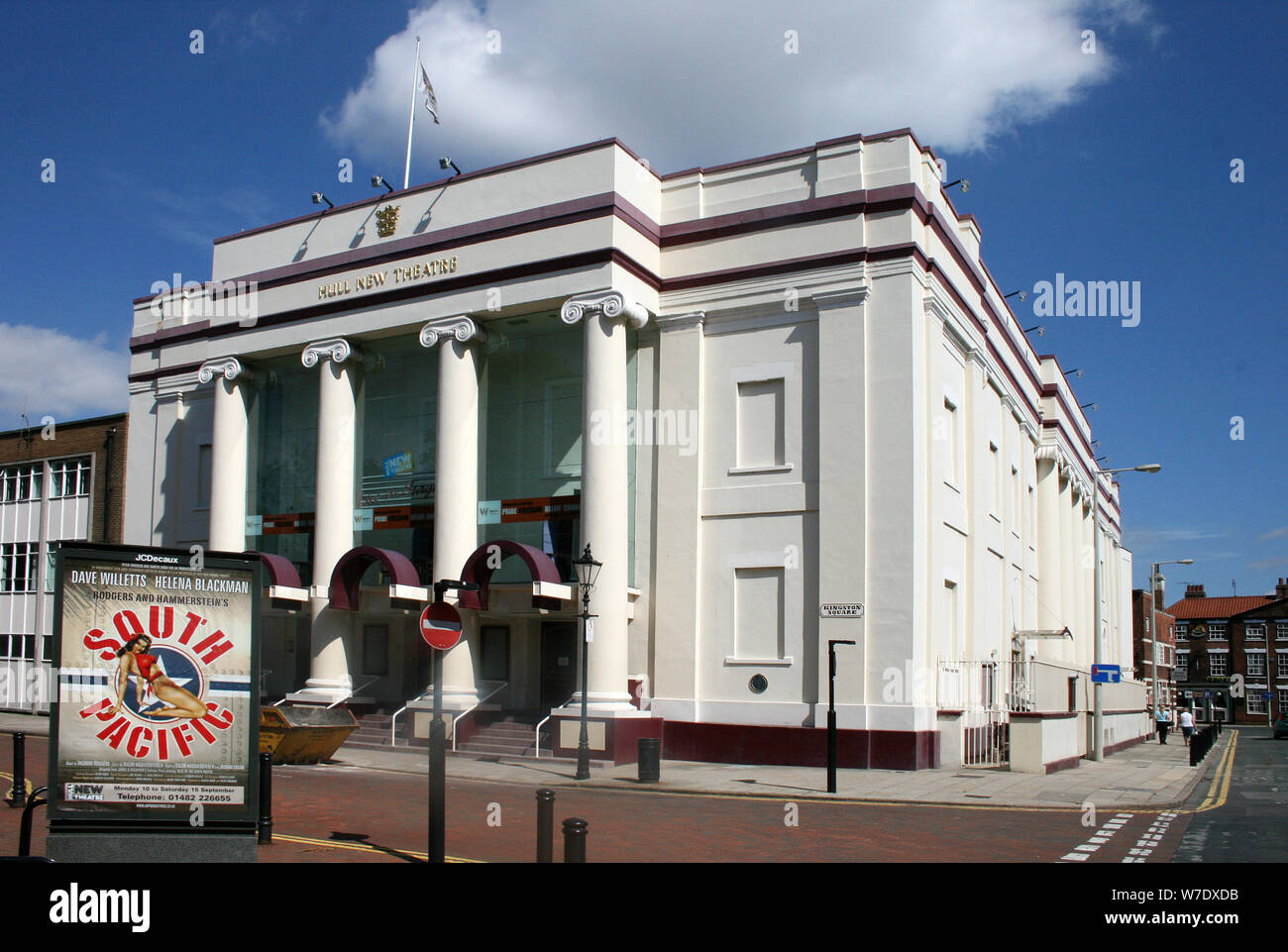 The hull new theatre hi-res stock photography and images - Alamy