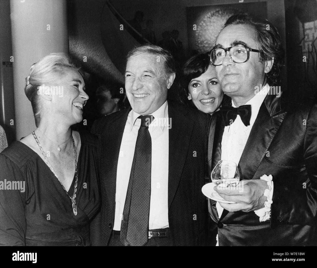 Gene kelly american in paris hi-res stock photography and images - Alamy