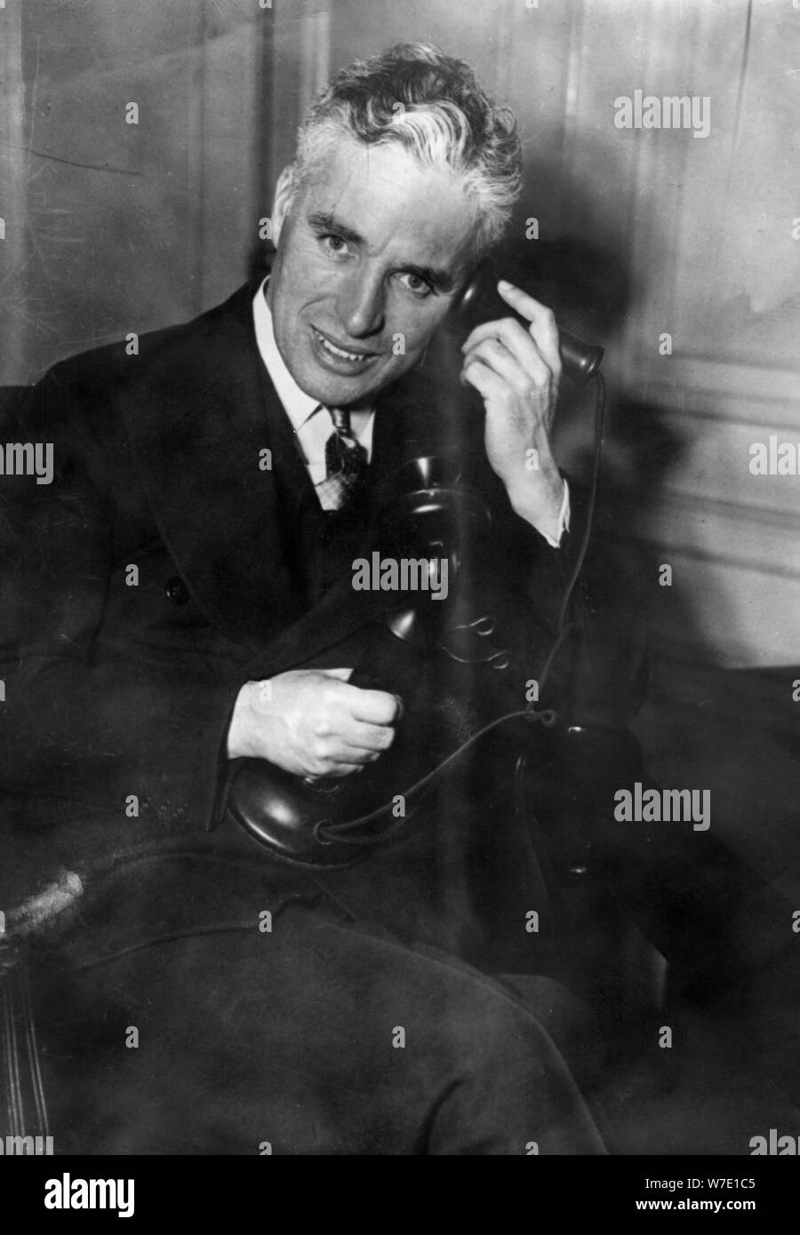 Male actor on phone hi-res stock photography and images - Alamy