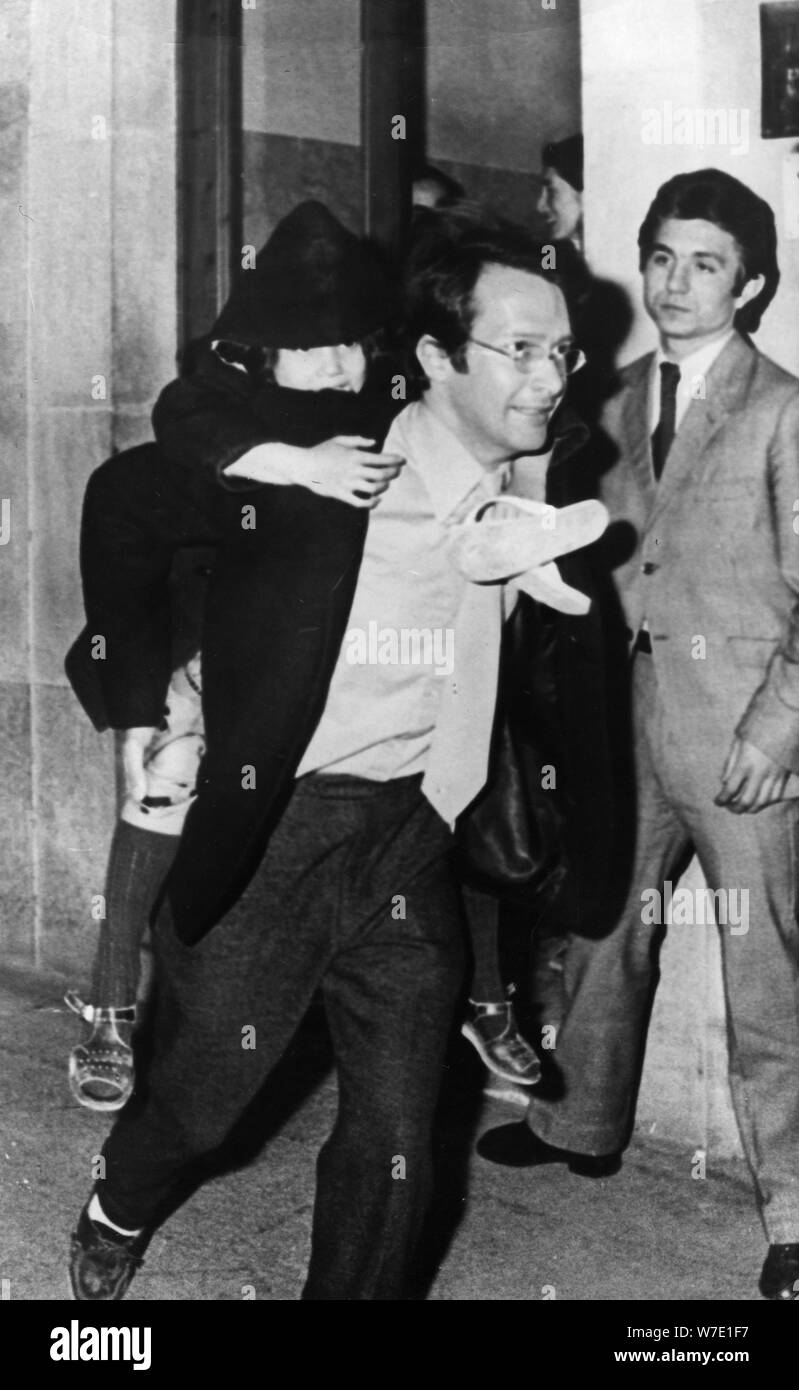 John lennon 1970s portrait hi-res stock photography and images - Alamy